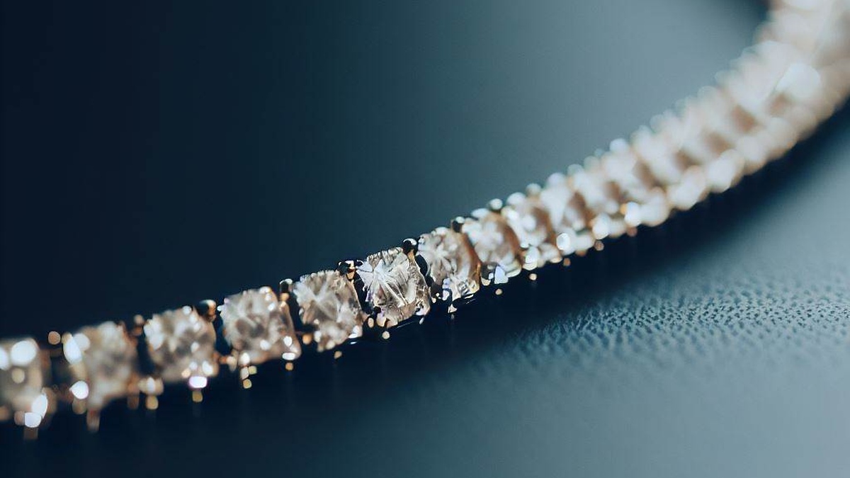 What Is A Tennis Bracelet? - Diamond Jewellery Information